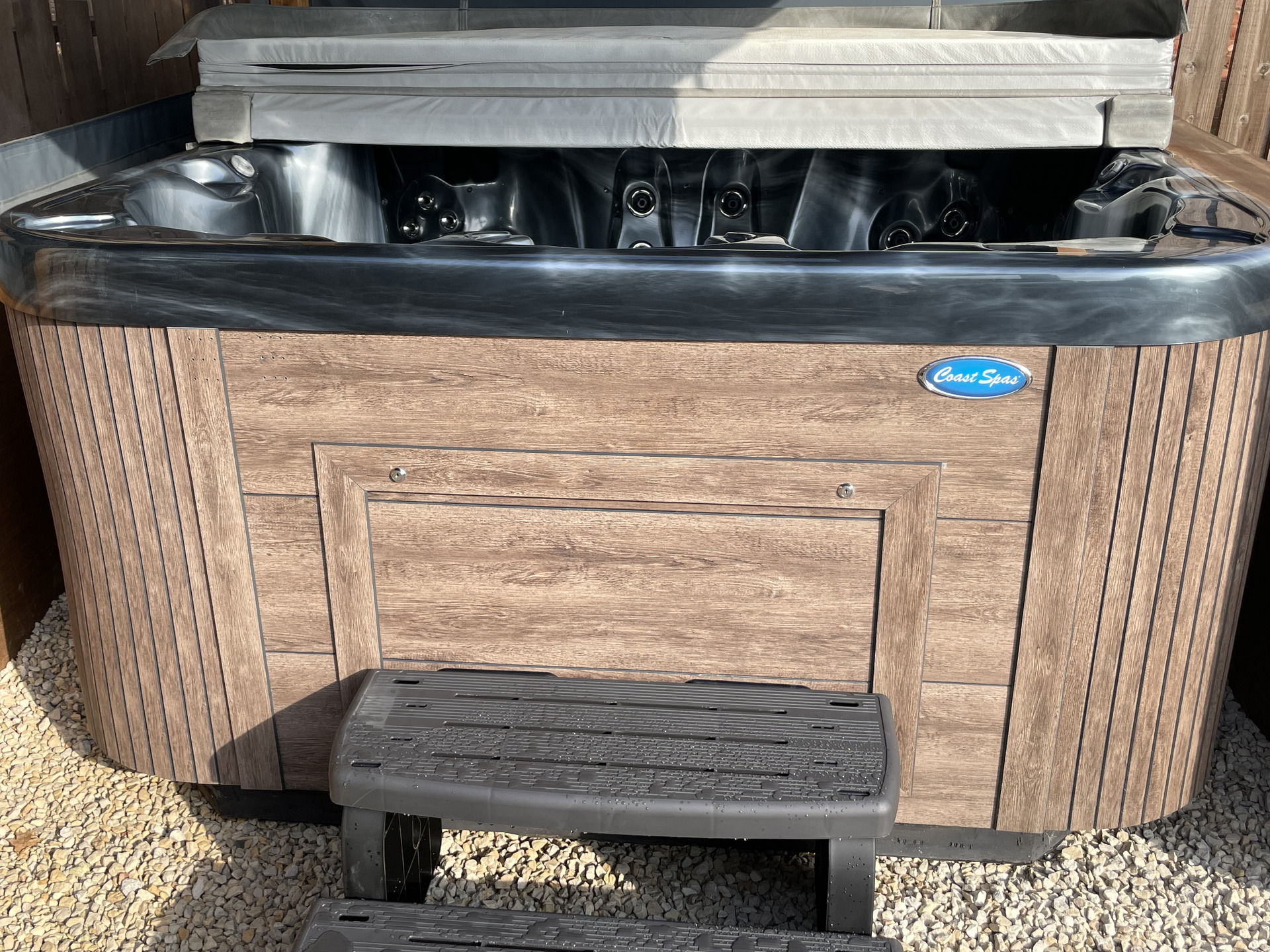 Coast Spas Zenith - Pre-Owned - Prestige Hot Tubs