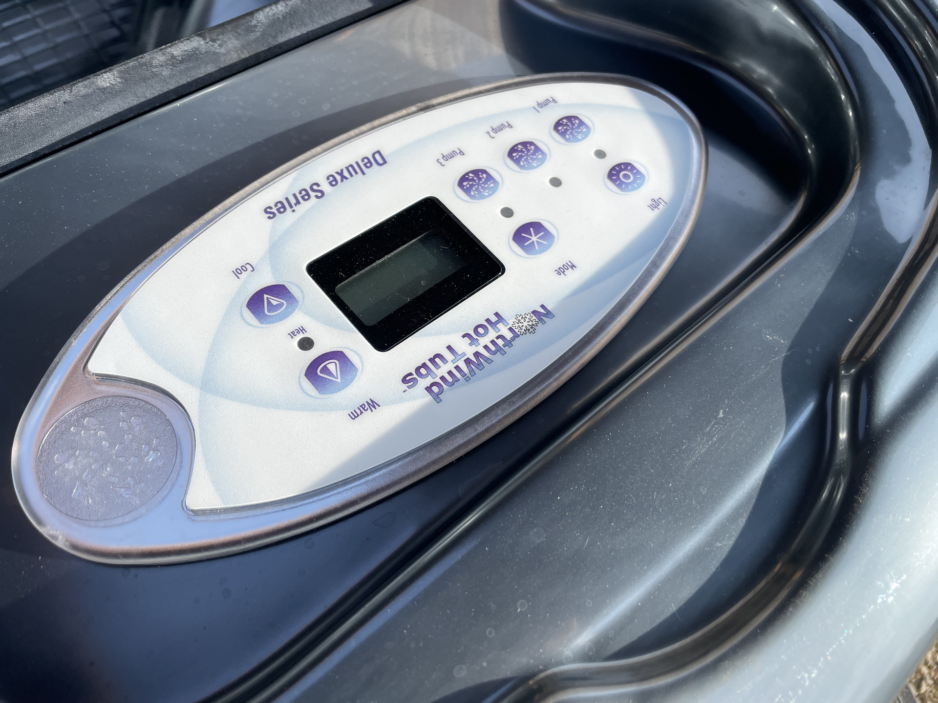 Coast Spas Zenith - Pre-Owned - Prestige Hot Tubs